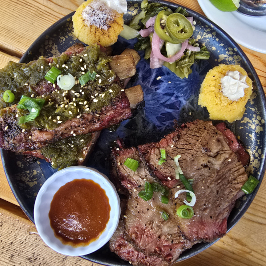 Brisket & Ribs | Electric Piggy Vỉa Hè